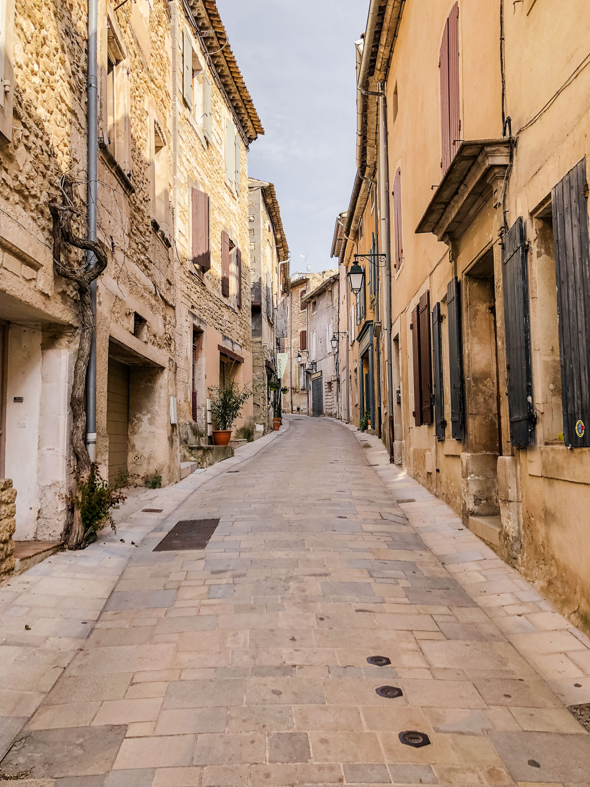 Provence France Travel Guide (Exploring the Luberon) - A Beautiful Plate
